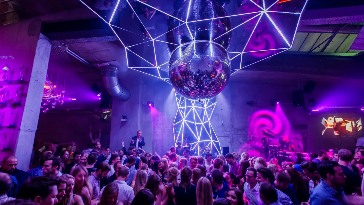 Cem Aydin am 25.03. im Club Noho in Hamburg - Brownbill GmbH